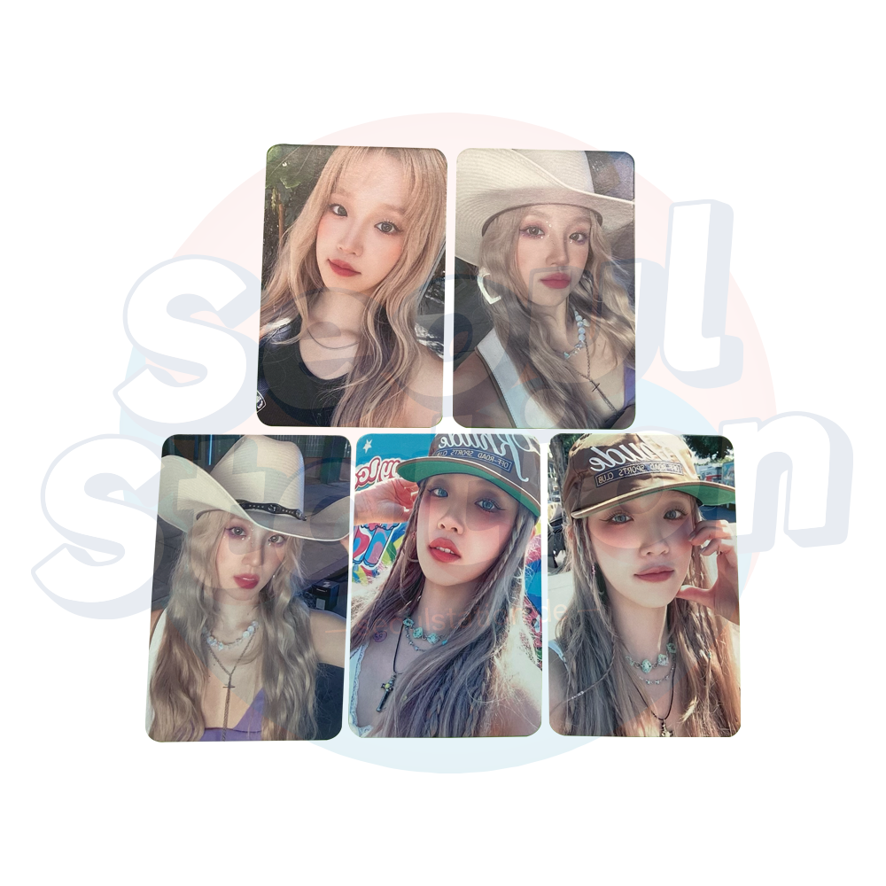 YUQI - 1st Mini Album 'YUQ1' - Soundwave Photo Card – Seoulstation.de